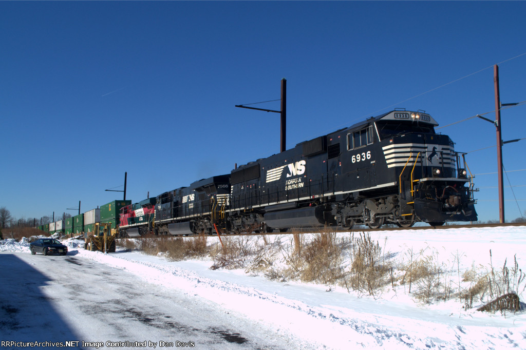 NS SD60E 6936 leads 20Q